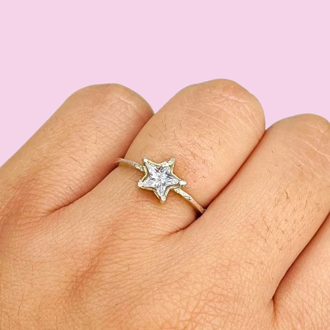 Anillo Estrella con Piedra Blanco de Plata 925