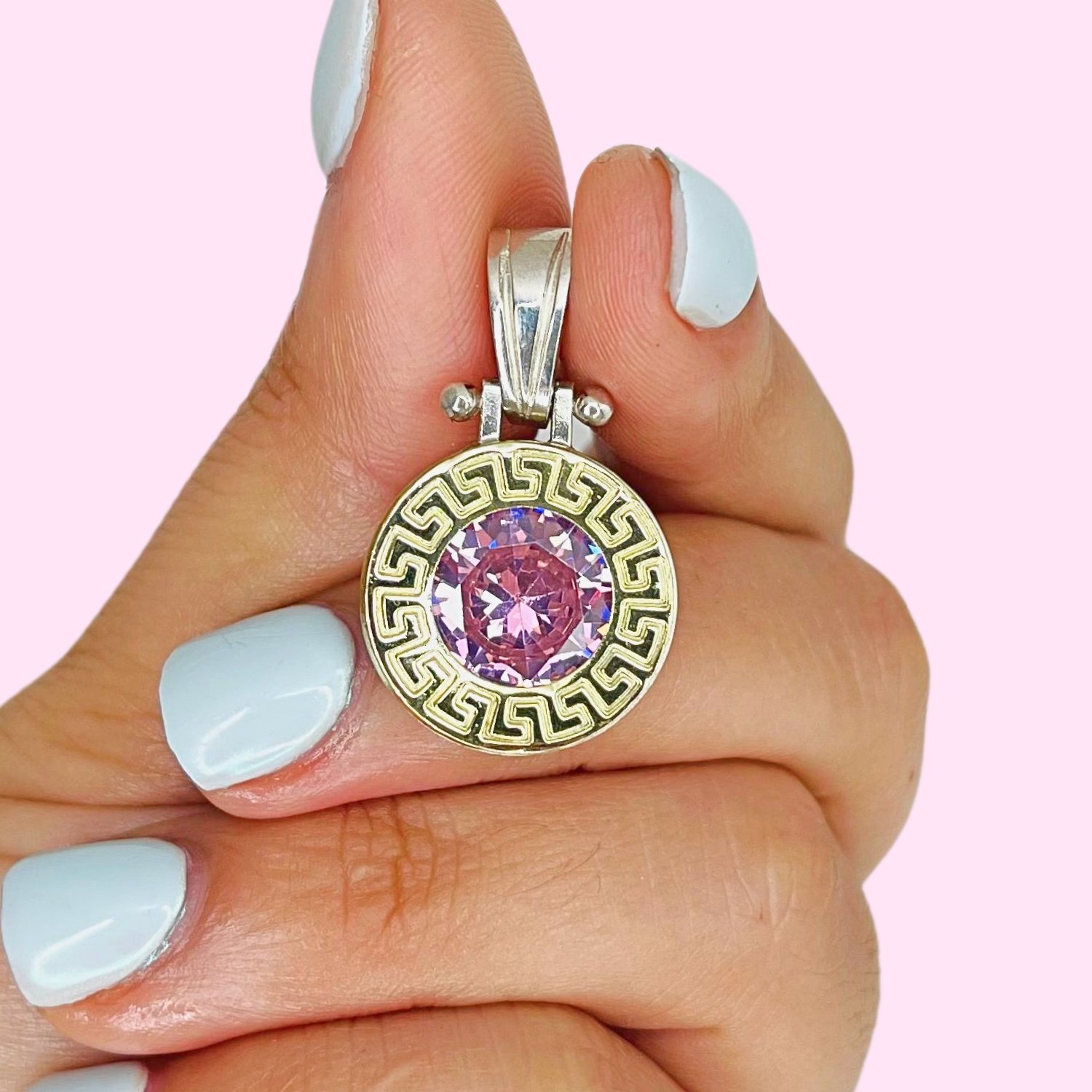 Dije Extragrande Guarda Griega con Cubic Rosa 30mm